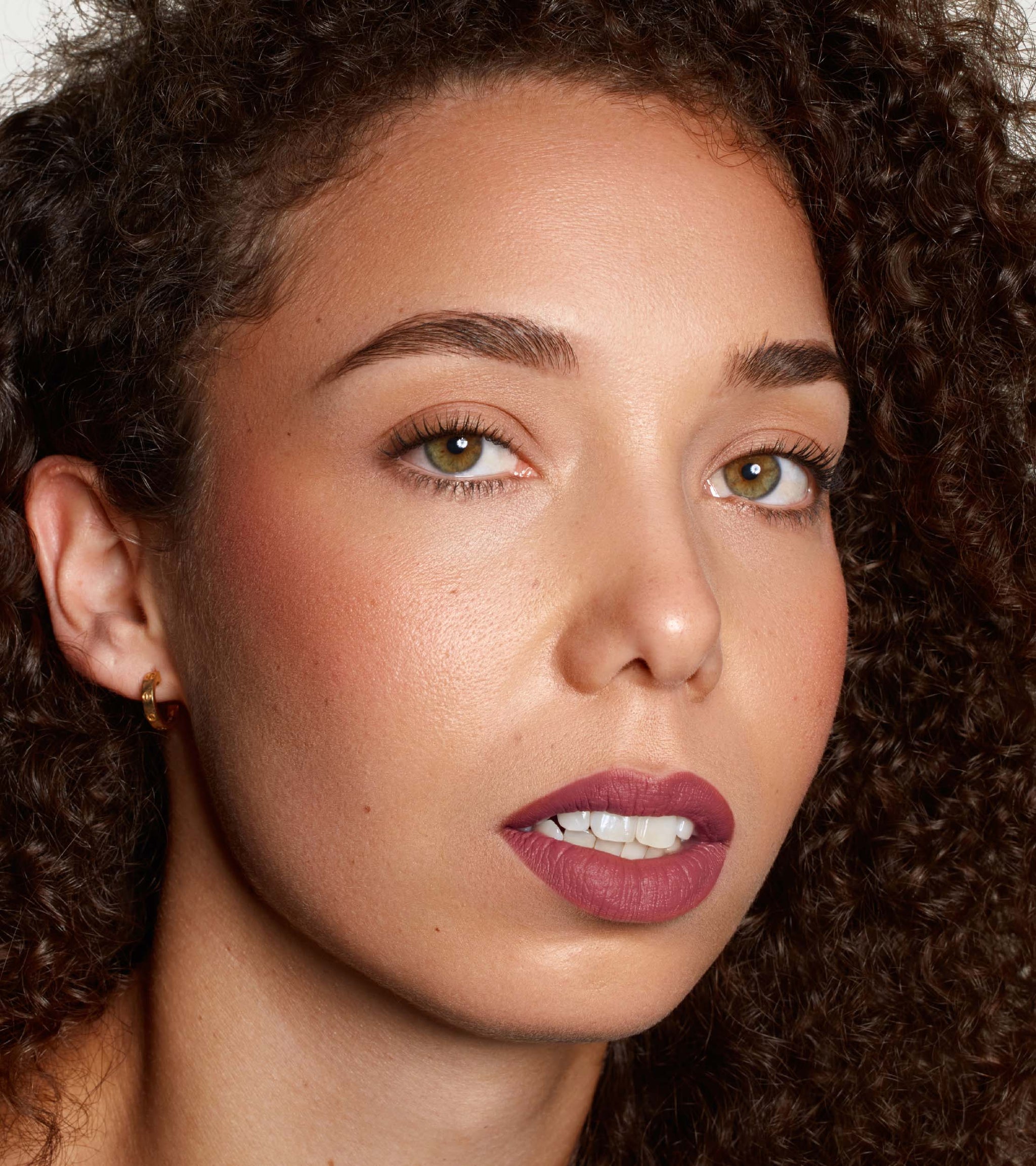 Velvet Love Matte Hyaluronic Long-Lasting Lipstick (Selin)